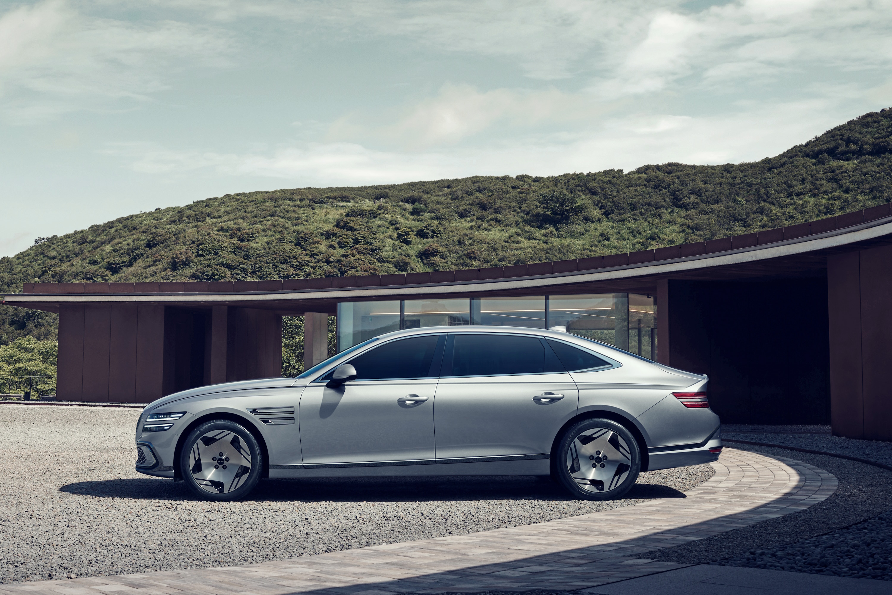 "더 커지고 멀리간다" 제네시스 G80 전기차 페이스리프트 모델 출시 | 삼프로TV